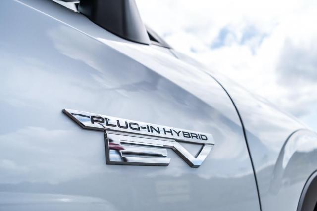 PHVのおすすめ車種12選！選ぶ魅力やHVなどとの違いも徹底解説｜中古車の【ネクステージ】