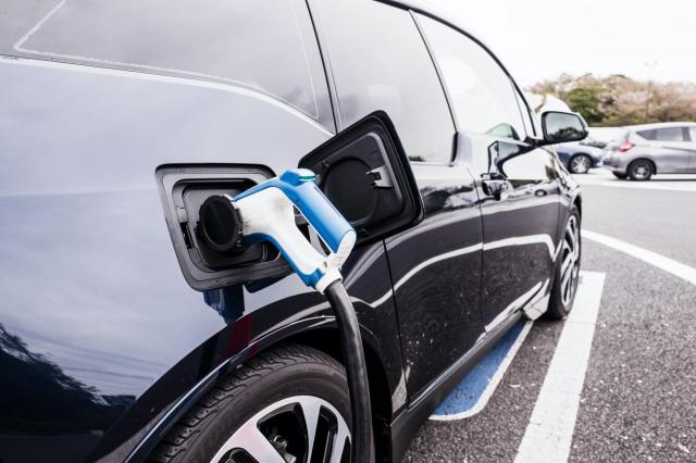 PHVのおすすめ車種12選！選ぶ魅力やHVなどとの違いも徹底解説｜新車・中古車の【ネクステージ】