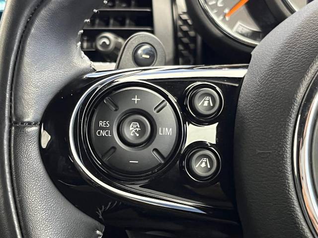 MINI MINI クーパーSD 1.8万Km 246.7万円(埼玉県)[301]の中古車詳細｜埼玉県のユニバース 埼玉戸田｜中古車の【ネクステージ】