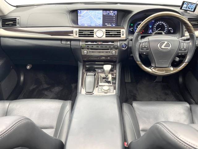 レクサス LS LS600hL エグゼクティブパッケージ 4人乗り 14万Km 259.9万円(大阪府)[712]の中古車詳細｜大阪府の香里園セダン・スポーツ専門店｜中古車の【ネクステージ】