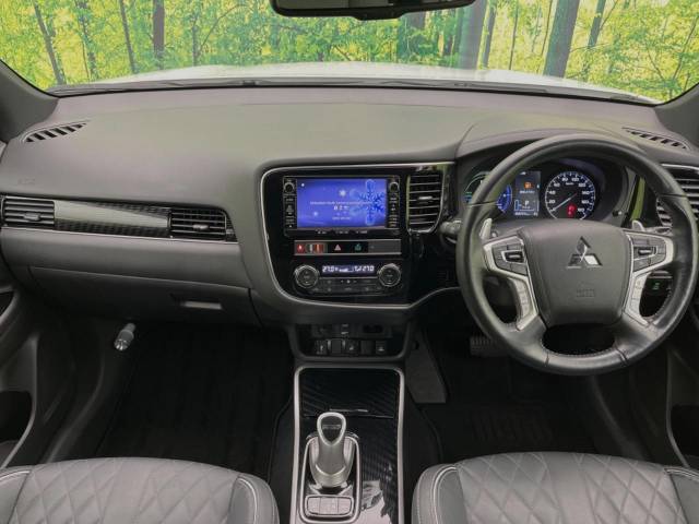 三菱 アウトランダーPHEV 4WD 純正SDナビ FULL4WD (新潟県)[047]の中古車詳細｜新潟県の新潟東店｜SUV LAND
