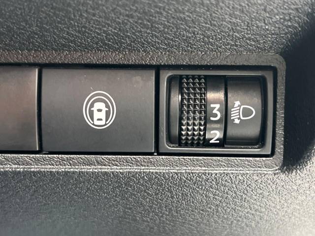 日産 ノート S 7.4万Km 142.2万円(沖縄県)[936]の中古車詳細｜沖縄県の豊見城店｜中古車の【ネクステージ】