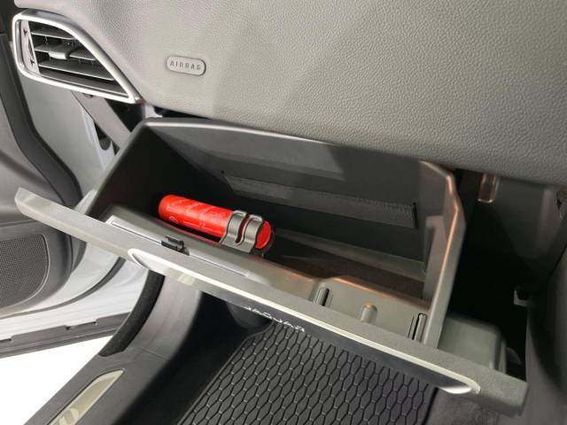 ジャガー Fペイス R－スポーツ 5.6万Km 382.6万円(千葉県)[527]の中古車詳細｜千葉県のジャガー・ランドローバー 幕張｜中古車 ...