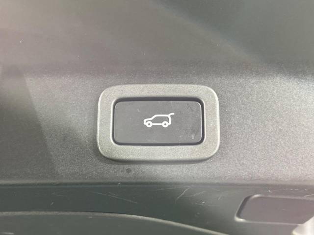 ジャガー Fペイス R－スポーツ 5.6万Km 382.6万円(千葉県)[527]の中古車詳細｜千葉県のジャガー・ランドローバー 幕張｜中古車 ...